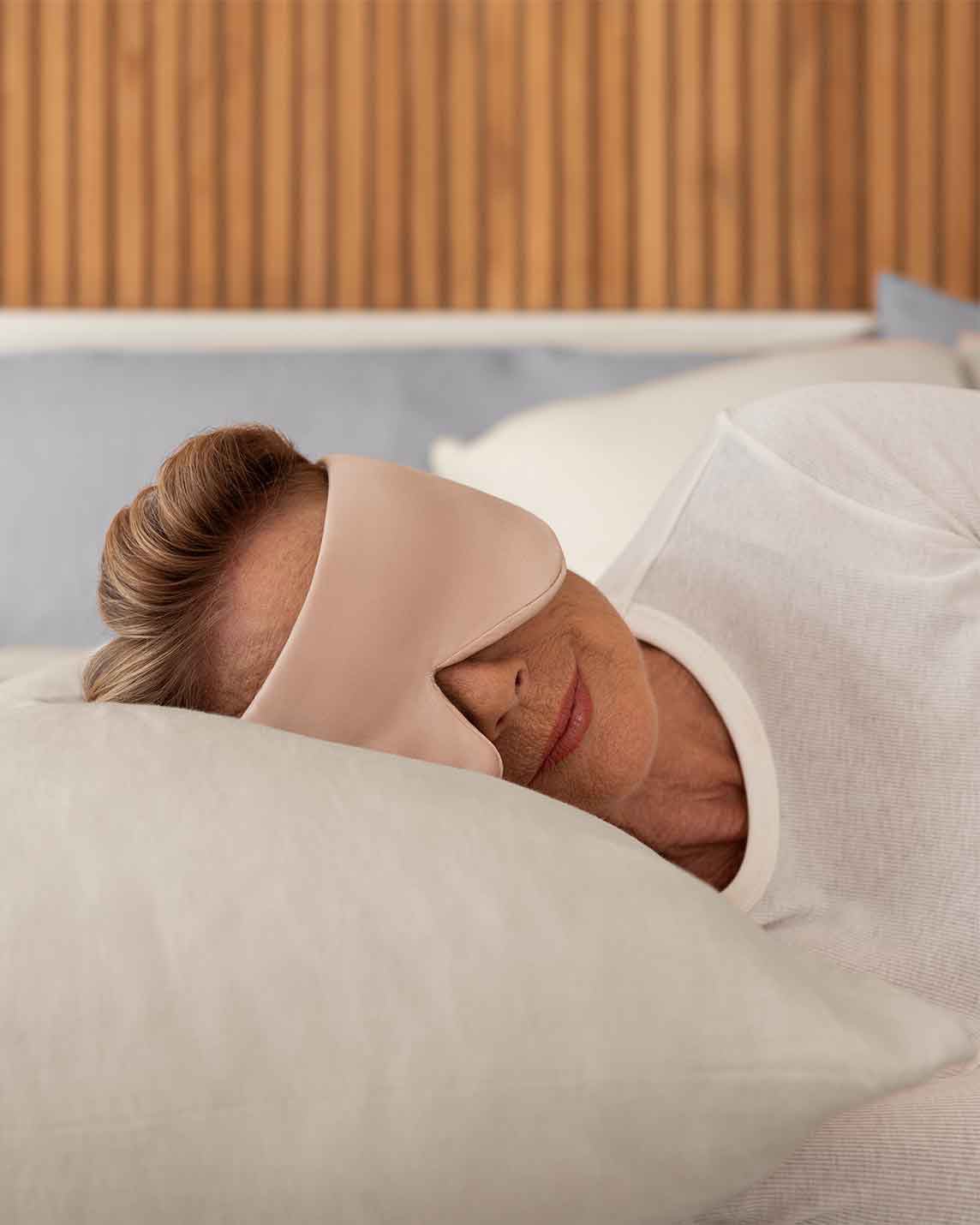 Weighted Silk Sleep Stone Mask – Baloo Living